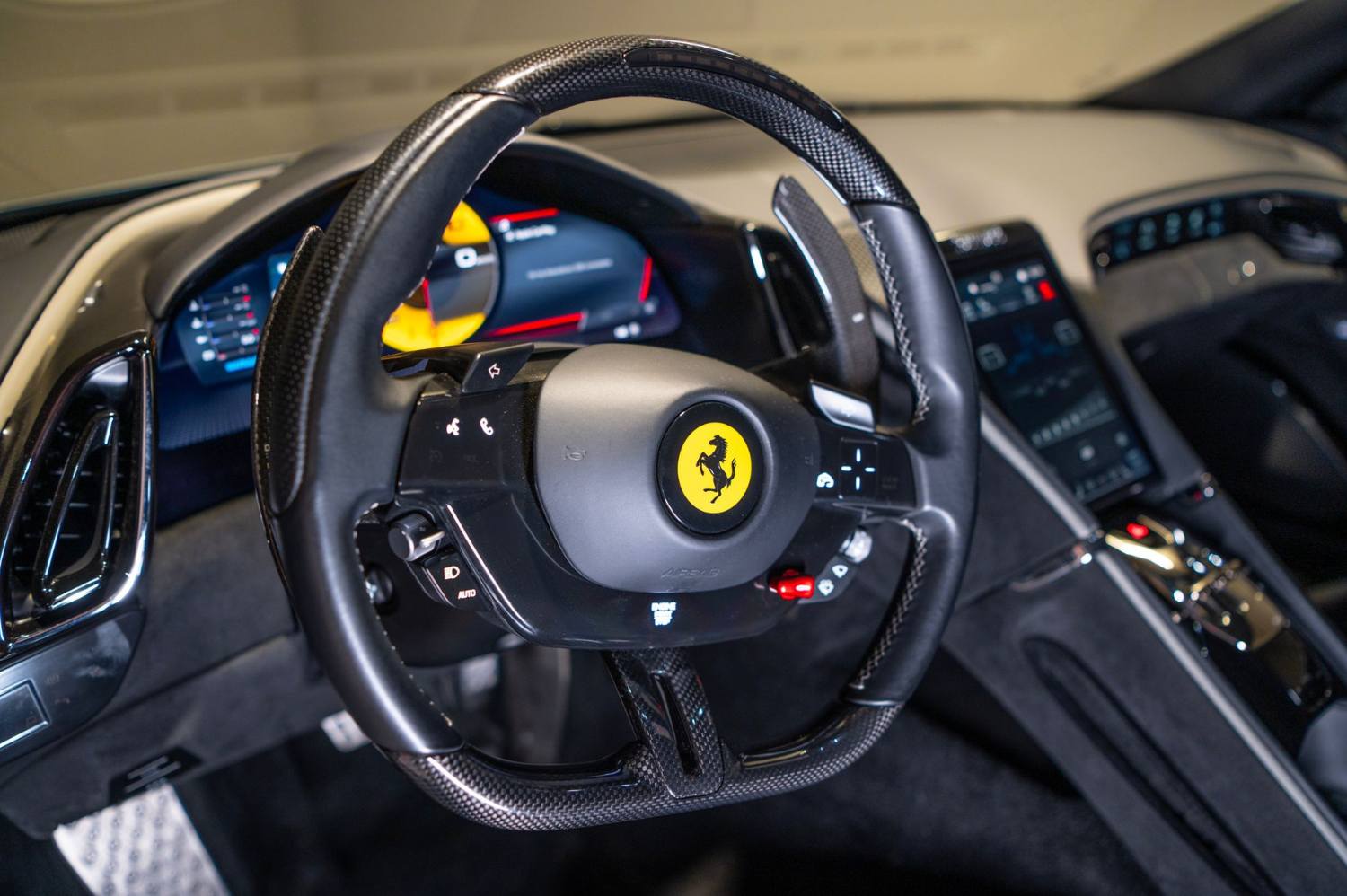 FERRARI Roma - Lusso Motors